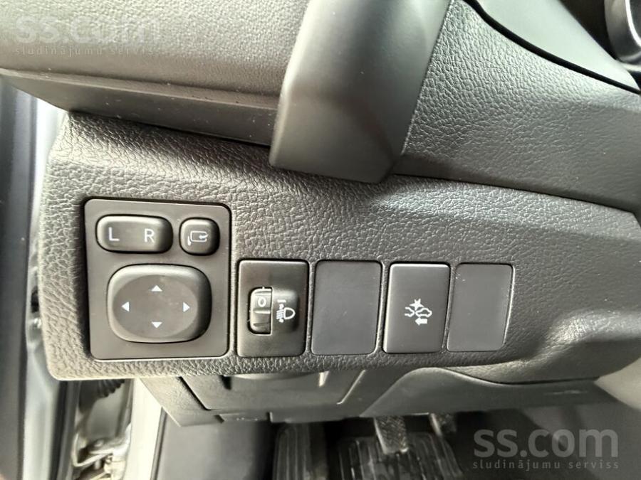 Pelēks Toyota Auris 2016 Rīga, ar dzinēja tilpumu 1.60 L un nobraukumu 0 tūkst. km par 6970 €, foto 13 vietnē AUTOMOTO.COM.LV