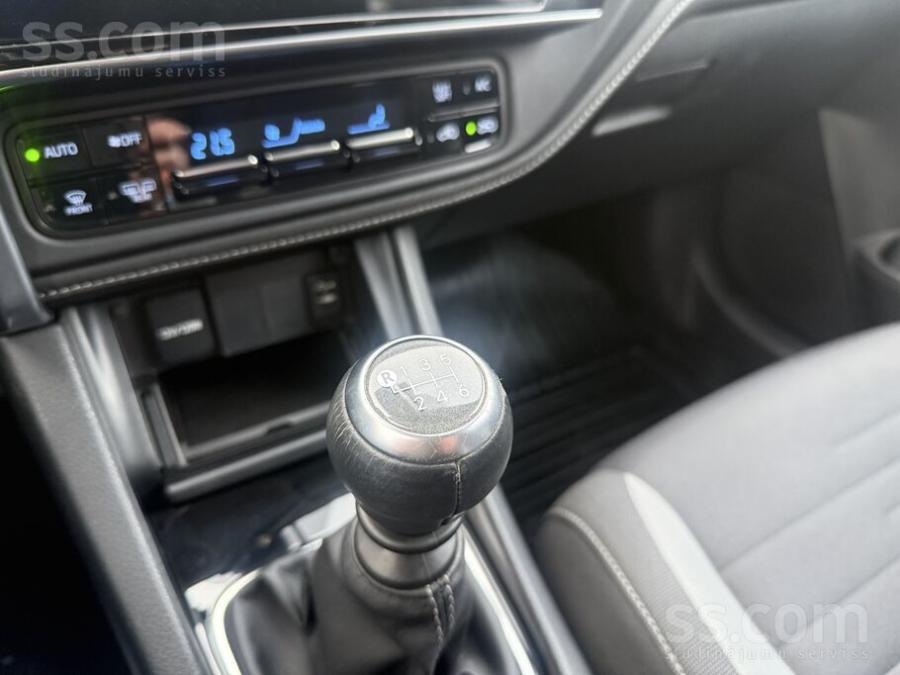 Pelēks Toyota Auris 2016 Rīga, ar dzinēja tilpumu 1.60 L un nobraukumu 0 tūkst. km par 6970 €, foto 22 vietnē AUTOMOTO.COM.LV