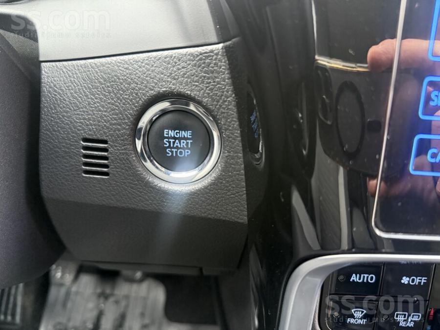 Pelēks Toyota Auris 2016 Rīga, ar dzinēja tilpumu 1.60 L un nobraukumu 0 tūkst. km par 6970 €, foto 24 vietnē AUTOMOTO.COM.LV