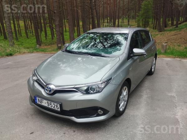 Pelēks Toyota Auris 2016 Rīga, ar dzinēja tilpumu 1.80 L un nobraukumu 237 tūkst. km par 7600 €, foto 1 vietnē AUTOMOTO.COM.LV