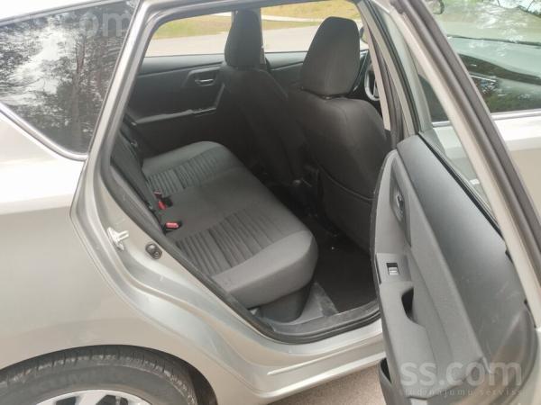 Pelēks Toyota Auris 2016 Rīga, ar dzinēja tilpumu 1.80 L un nobraukumu 237 tūkst. km par 7600 €, foto 6 vietnē AUTOMOTO.COM.LV