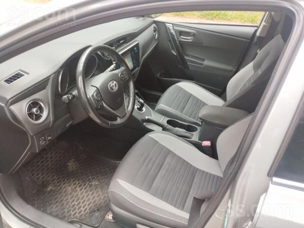 Pelēks Toyota Auris 2016 Rīga, ar dzinēja tilpumu 1.80 L un nobraukumu 237 tūkst. km par 7600 €, foto 8 vietnē AUTOMOTO.COM.LV