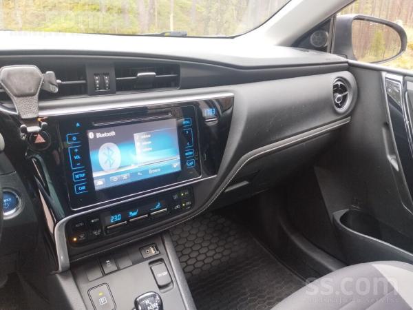 Pelēks Toyota Auris 2016 Rīga, ar dzinēja tilpumu 1.80 L un nobraukumu 237 tūkst. km par 7600 €, foto 10 vietnē AUTOMOTO.COM.LV
