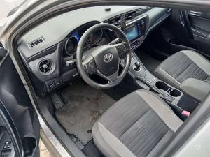 Grey Toyota Auris 2016 in Taurage, with an engine capacity of 1.80 L and mileage of 277 thousand km for 3300 €, photo 12 on AUTOMOTO.COM.LV