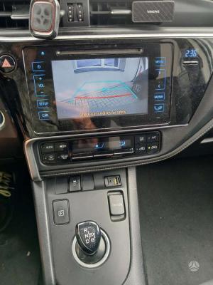 Grey Toyota Auris 2016 in Taurage, with an engine capacity of 1.80 L and mileage of 277 thousand km for 3300 €, photo 13 on AUTOMOTO.COM.LV