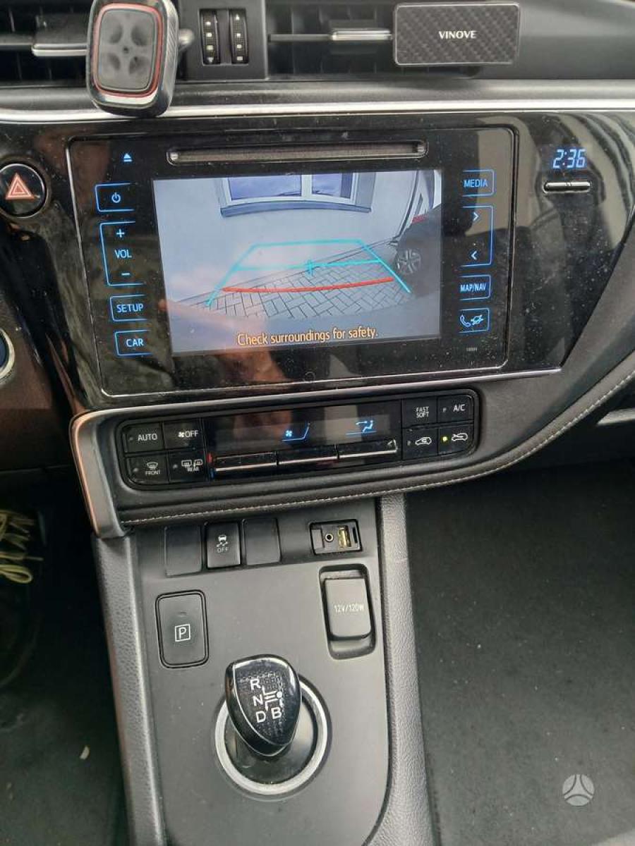 Grey Toyota Auris 2016 in Taurage, with an engine capacity of 1.80 L and mileage of 277 thousand km for 3300 €, photo 13 on AUTOMOTO.COM.LV