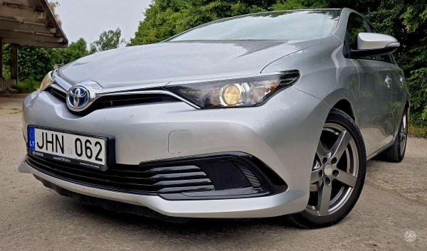 Grey Toyota Auris 2016 in Siauliai, with an engine capacity of 1.36 L and mileage of 240 thousand km for 5790 €, photo 7 on AUTOMOTO.COM.LV
