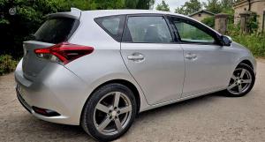 Grey Toyota Auris 2016 in Siauliai, with an engine capacity of 1.36 L and mileage of 240 thousand km for 5790 €, photo 10 on AUTOMOTO.COM.LV