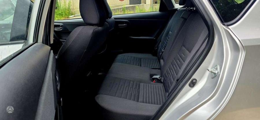 Grey Toyota Auris 2016 in Siauliai, with an engine capacity of 1.36 L and mileage of 240 thousand km for 5790 €, photo 23 on AUTOMOTO.COM.LV