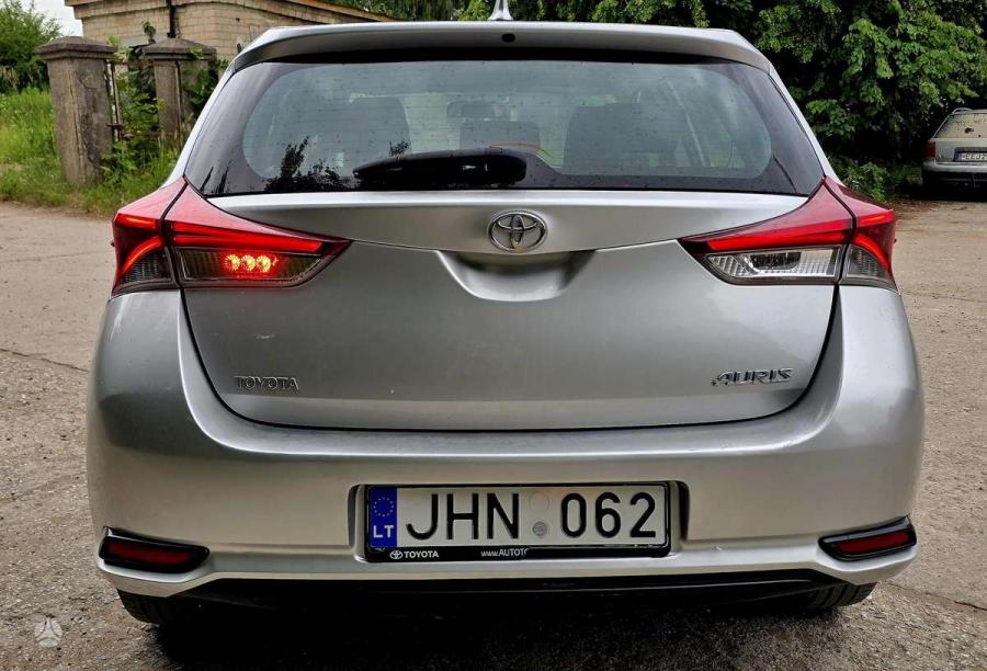 Pelēks Toyota Auris 2016 Šauļi, ar dzinēja tilpumu 1.36 L un nobraukumu 240 tūkst. km par 5150 €, foto 13 vietnē AUTOMOTO.COM.LV