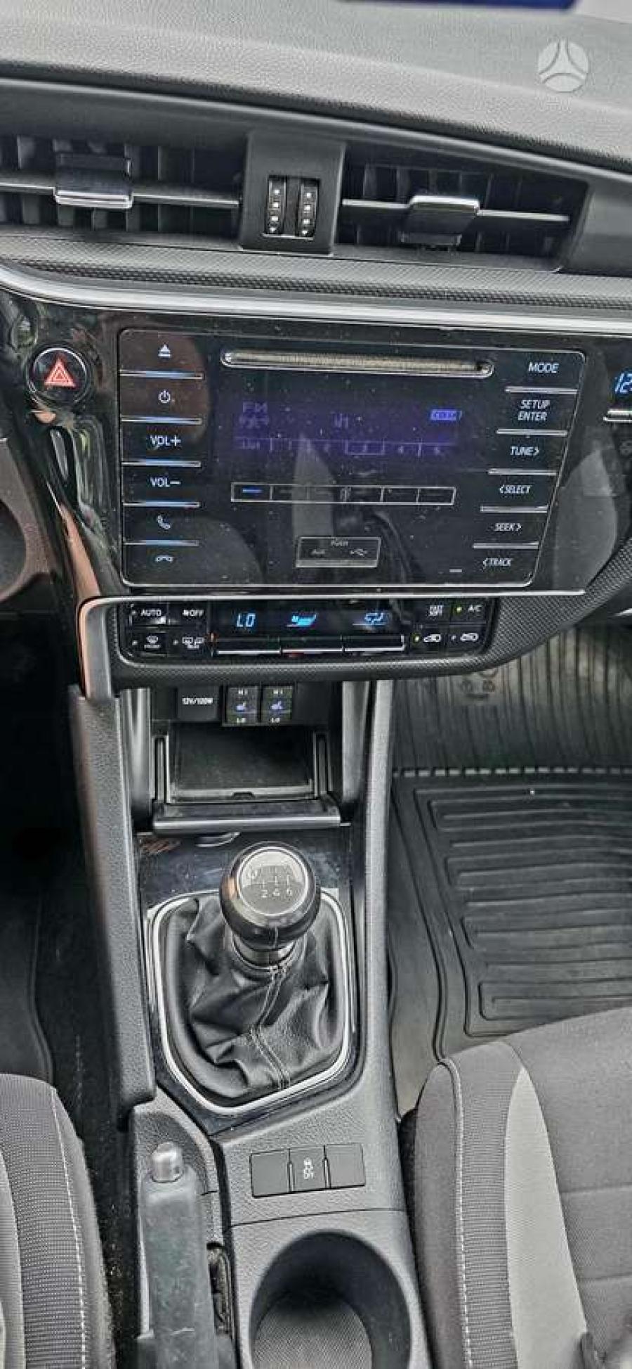 Pelēks Toyota Auris 2016 Šauļi, ar dzinēja tilpumu 1.36 L un nobraukumu 240 tūkst. km par 5150 €, foto 21 vietnē AUTOMOTO.COM.LV