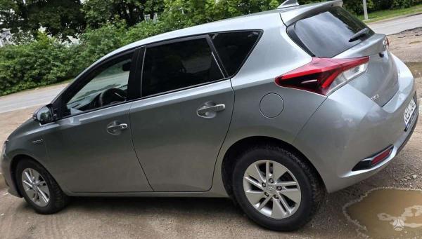 Pelēks Toyota Auris 2016 Viļņa, ar dzinēja tilpumu 1.80 L un nobraukumu 120 tūkst. km par 10499 €, foto 9 vietnē AUTOMOTO.COM.LV