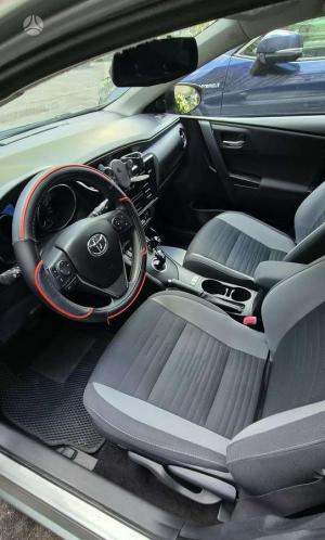 Pelēks Toyota Auris 2016 Viļņa, ar dzinēja tilpumu 1.80 L un nobraukumu 120 tūkst. km par 10499 €, foto 16 vietnē AUTOMOTO.COM.LV