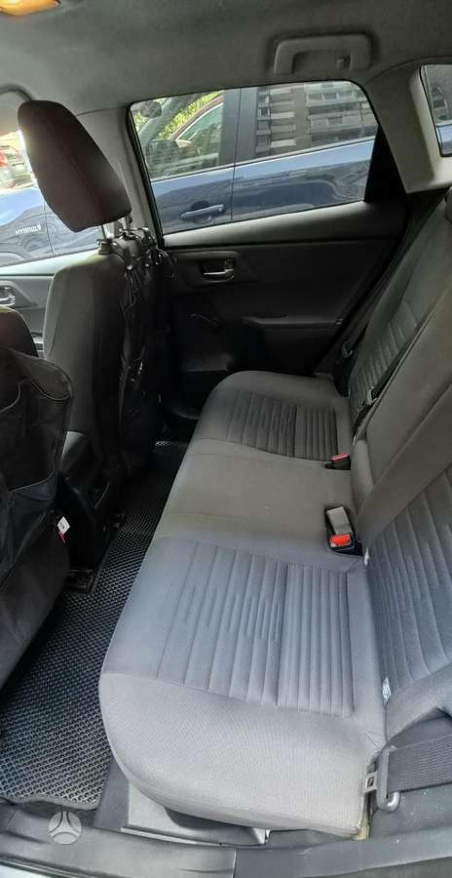 Pelēks Toyota Auris 2016 Viļņa, ar dzinēja tilpumu 1.80 L un nobraukumu 120 tūkst. km par 10499 €, foto 17 vietnē AUTOMOTO.COM.LV