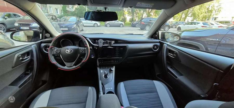 Pelēks Toyota Auris 2016 Viļņa, ar dzinēja tilpumu 1.80 L un nobraukumu 120 tūkst. km par 10499 €, foto 18 vietnē AUTOMOTO.COM.LV