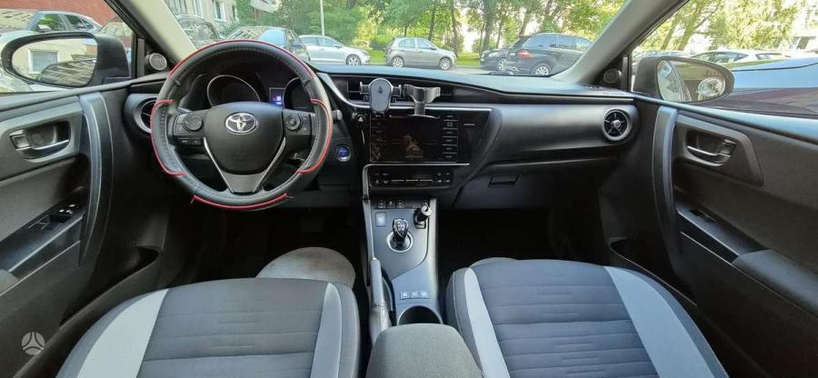 Pelēks Toyota Auris 2016 Viļņa, ar dzinēja tilpumu 1.80 L un nobraukumu 120 tūkst. km par 10499 €, foto 21 vietnē AUTOMOTO.COM.LV