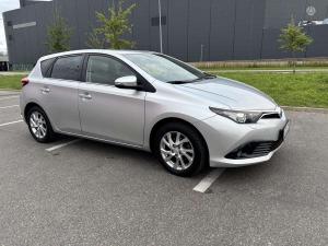 Grey Toyota Auris 2016 in Vilnius, with an engine capacity of 1.60 L and mileage of 88 thousand km for 10500 €, photo 3 on AUTOMOTO.COM.LV