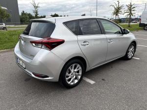 Grey Toyota Auris 2016 in Vilnius, with an engine capacity of 1.60 L and mileage of 88 thousand km for 10500 €, photo 6 on AUTOMOTO.COM.LV