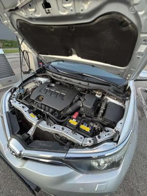 Grey Toyota Auris 2016 in Vilnius, with an engine capacity of 1.60 L and mileage of 88 thousand km for 10500 €, photo 14 on AUTOMOTO.COM.LV