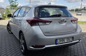 Grey Toyota Auris 2016 in Siauliai, with an engine capacity of 1.36 L and mileage of 240 thousand km for 5150 €, photo 11 on AUTOMOTO.COM.LV