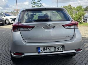 Grey Toyota Auris 2016 in Siauliai, with an engine capacity of 1.36 L and mileage of 240 thousand km for 5150 €, photo 12 on AUTOMOTO.COM.LV
