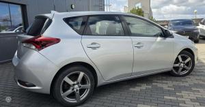 Grey Toyota Auris 2016 in Siauliai, with an engine capacity of 1.36 L and mileage of 240 thousand km for 5150 €, photo 15 on AUTOMOTO.COM.LV