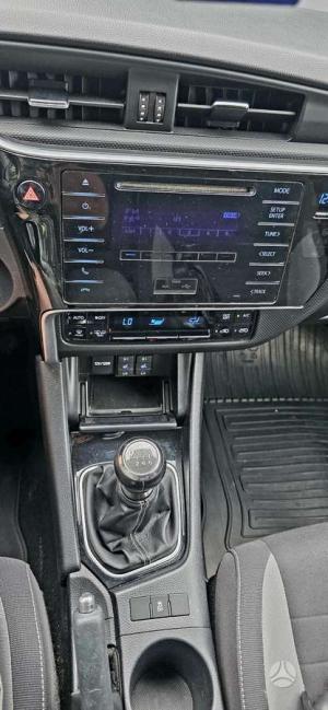Grey Toyota Auris 2016 in Siauliai, with an engine capacity of 1.36 L and mileage of 240 thousand km for 5150 €, photo 23 on AUTOMOTO.COM.LV
