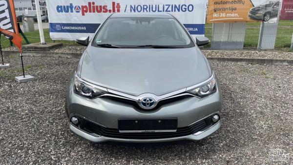 Grey Toyota Auris 2016 in Marijampole, with an engine capacity of 1.80 L and mileage of 86 thousand km for 12990 €, photo 2 on AUTOMOTO.COM.LV