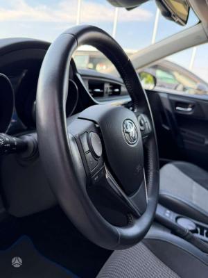 Pelēks Toyota Auris 2016 Marijampole, ar dzinēja tilpumu 1.80 L un nobraukumu 86 tūkst. km par 12990 €, foto 16 vietnē AUTOMOTO.COM.LV
