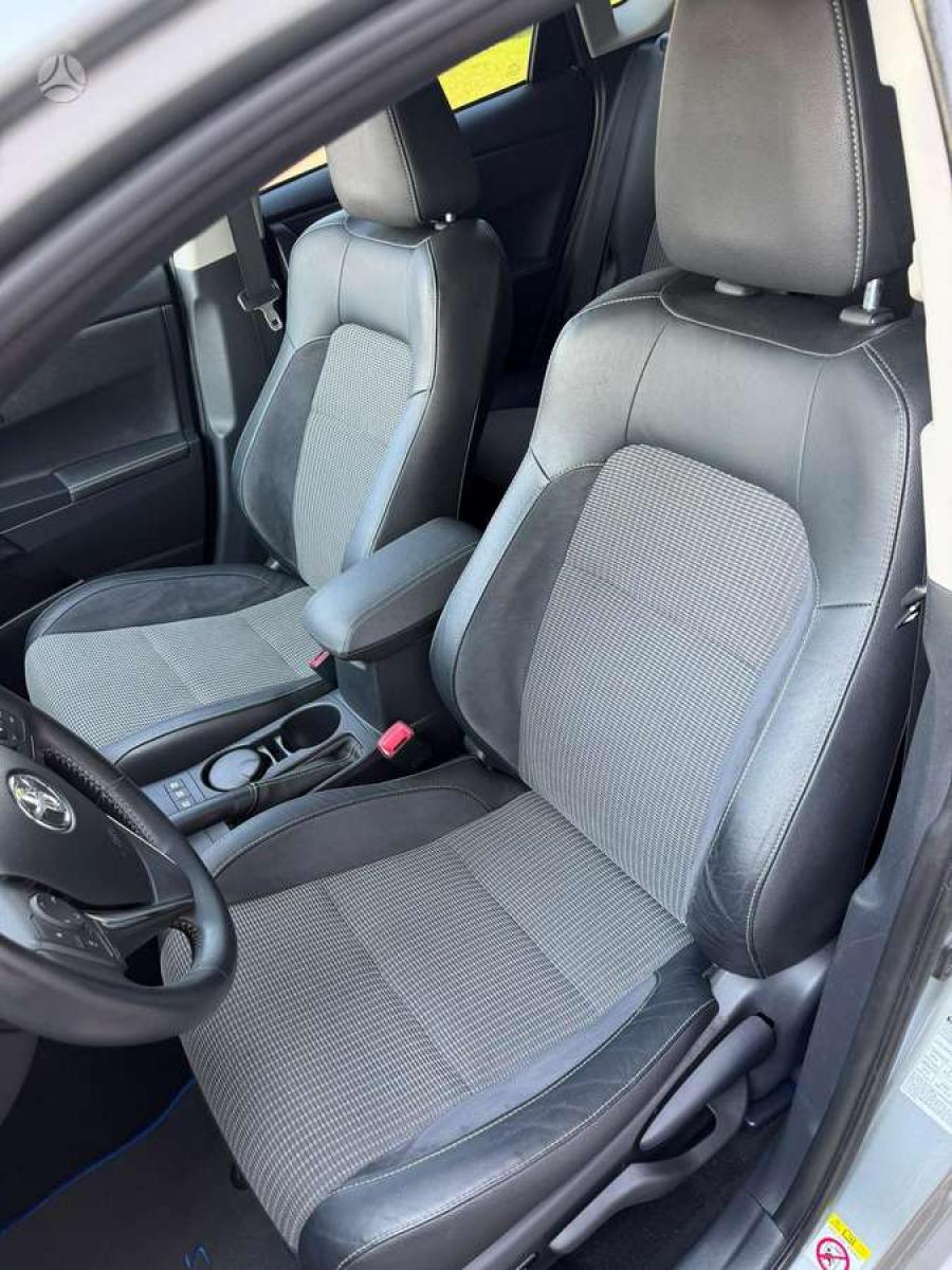 Pelēks Toyota Auris 2016 Marijampole, ar dzinēja tilpumu 1.80 L un nobraukumu 86 tūkst. km par 12990 €, foto 20 vietnē AUTOMOTO.COM.LV
