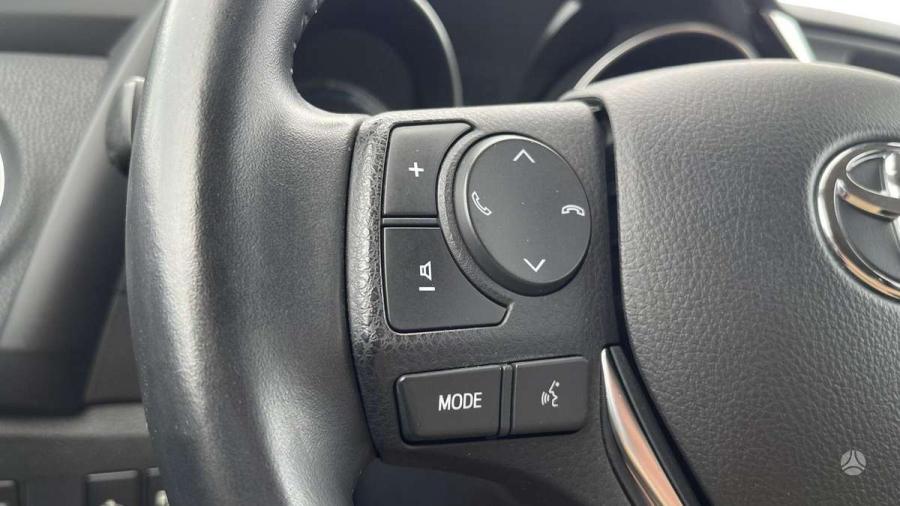 Pelēks Toyota Auris 2016 Marijampole, ar dzinēja tilpumu 1.80 L un nobraukumu 86 tūkst. km par 12990 €, foto 21 vietnē AUTOMOTO.COM.LV