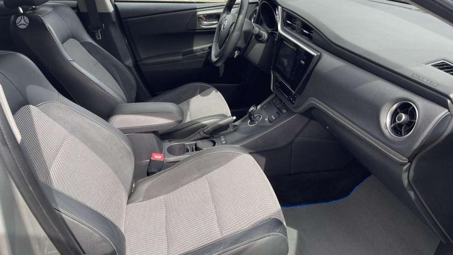 Pelēks Toyota Auris 2016 Marijampole, ar dzinēja tilpumu 1.80 L un nobraukumu 86 tūkst. km par 12990 €, foto 31 vietnē AUTOMOTO.COM.LV