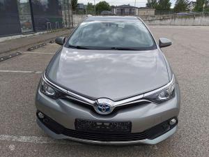 Grey Toyota Auris 2016 in Vilnius, with an engine capacity of 1.80 L and mileage of 162 thousand km for 11300 €, photo  on AUTOMOTO.COM.LV