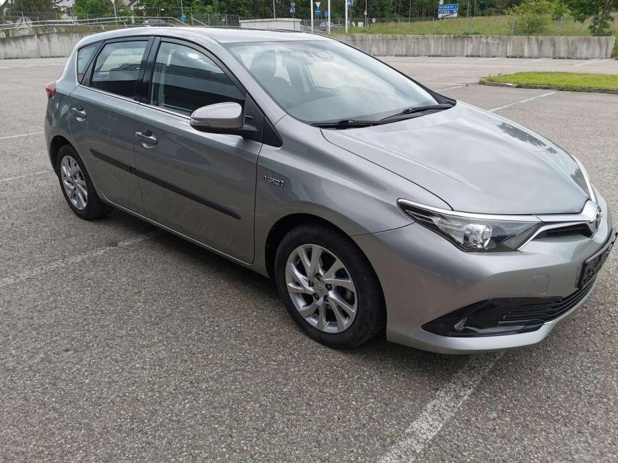 Pelēks Toyota Auris 2016 Viļņa, ar dzinēja tilpumu 1.80 L un nobraukumu 162 tūkst. km par 11300 €, foto 4 vietnē AUTOMOTO.COM.LV