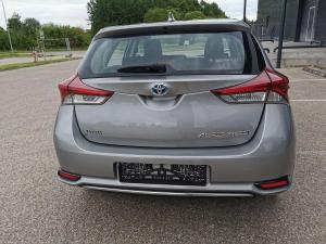 Pelēks Toyota Auris 2016 Viļņa, ar dzinēja tilpumu 1.80 L un nobraukumu 162 tūkst. km par 11300 €, foto 5 vietnē AUTOMOTO.COM.LV