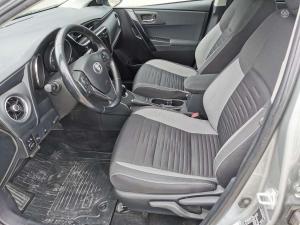 Pelēks Toyota Auris 2016 Viļņa, ar dzinēja tilpumu 1.80 L un nobraukumu 162 tūkst. km par 11300 €, foto 6 vietnē AUTOMOTO.COM.LV