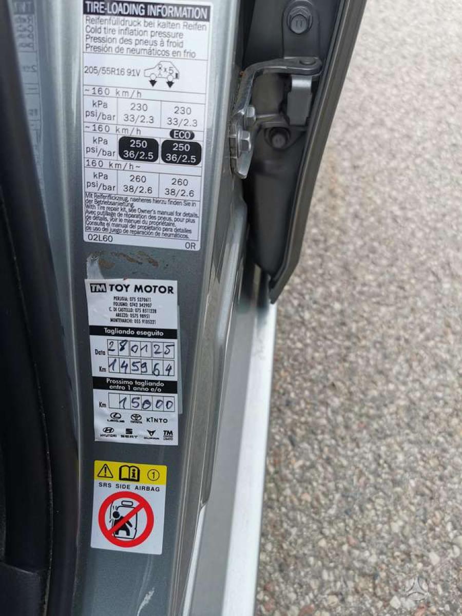 Pelēks Toyota Auris 2016 Viļņa, ar dzinēja tilpumu 1.80 L un nobraukumu 162 tūkst. km par 11300 €, foto 10 vietnē AUTOMOTO.COM.LV