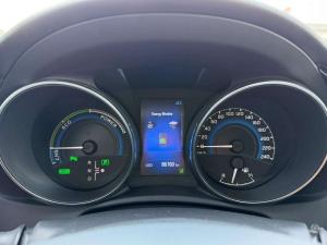Grey Toyota Auris 2016 in Marijampole, with an engine capacity of 1.80 L and mileage of 86 thousand km for 12790 €, photo 10 on AUTOMOTO.COM.LV