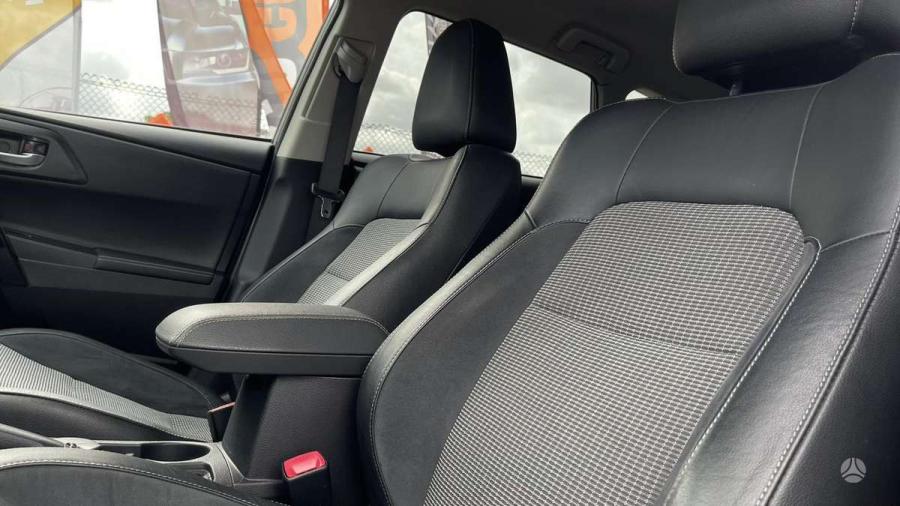 Grey Toyota Auris 2016 in Marijampole, with an engine capacity of 1.80 L and mileage of 86 thousand km for 12790 €, photo 21 on AUTOMOTO.COM.LV