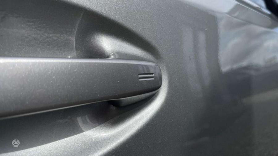 Grey Toyota Auris 2016 in Marijampole, with an engine capacity of 1.80 L and mileage of 86 thousand km for 12790 €, photo 43 on AUTOMOTO.COM.LV