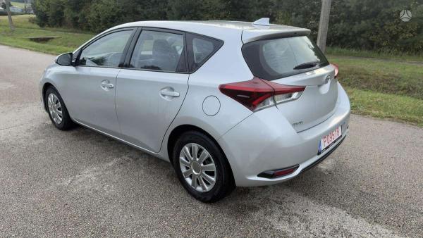 Grey Toyota Auris 2016 in Kaunas, with an engine capacity of 1.36 L and mileage of 158 thousand km for 6300 €, photo 3 on AUTOMOTO.COM.LV