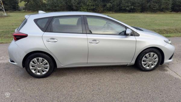 Grey Toyota Auris 2016 in Kaunas, with an engine capacity of 1.36 L and mileage of 158 thousand km for 6300 €, photo 4 on AUTOMOTO.COM.LV