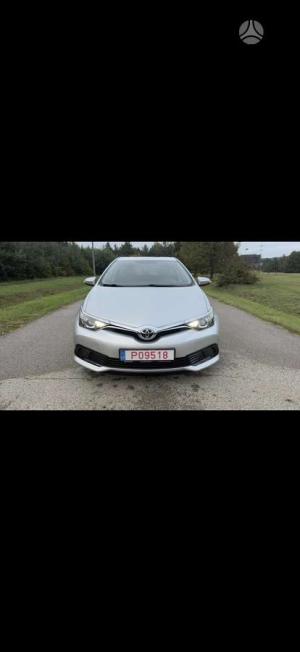 Grey Toyota Auris 2016 in Kaunas, with an engine capacity of 1.36 L and mileage of 158 thousand km for 6300 €, photo 8 on AUTOMOTO.COM.LV