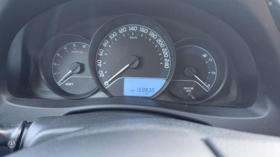 Grey Toyota Auris 2016 in Kaunas, with an engine capacity of 1.36 L and mileage of 158 thousand km for 6300 €, photo 16 on AUTOMOTO.COM.LV