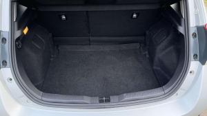 Grey Toyota Auris 2016 in Kaunas, with an engine capacity of 1.36 L and mileage of 158 thousand km for 6300 €, photo 22 on AUTOMOTO.COM.LV