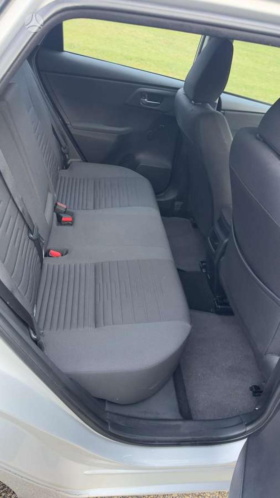 Grey Toyota Auris 2016 in Kaunas, with an engine capacity of 1.36 L and mileage of 158 thousand km for 6300 €, photo 24 on AUTOMOTO.COM.LV