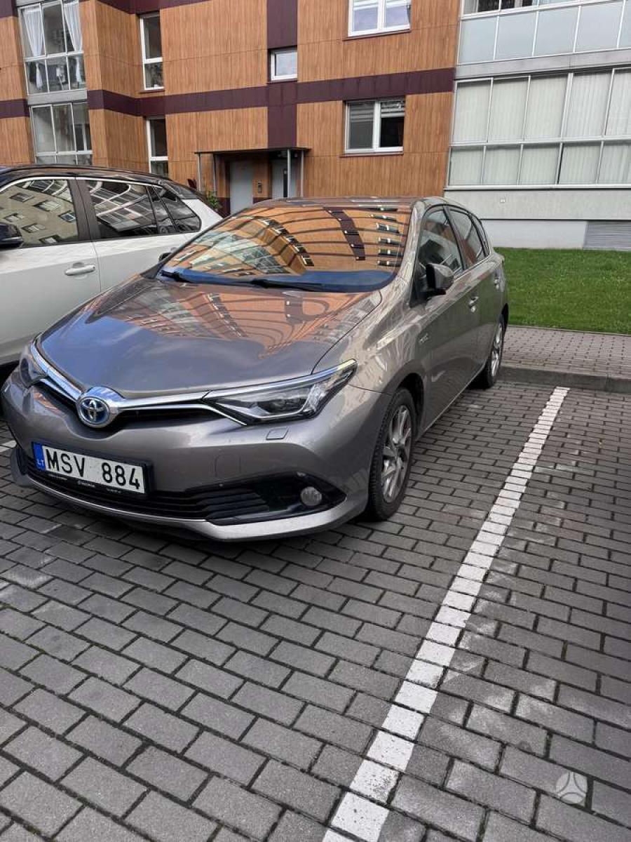 Pelēks Toyota Auris 2016 Klaipėda, ar dzinēja tilpumu 0.00 L un nobraukumu 142 tūkst. km par 12700 €, foto 1 vietnē AUTOMOTO.COM.LV