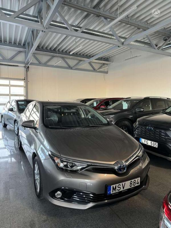 Grey Toyota Auris 2016 in Klaipeda, with an engine capacity of 0.00 L and mileage of 142 thousand km for 12700 €, photo 3 on AUTOMOTO.COM.LV