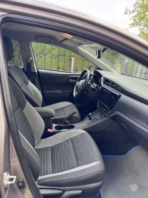 Pelēks Toyota Auris 2016 Klaipėda, ar dzinēja tilpumu 0.00 L un nobraukumu 142 tūkst. km par 12700 €, foto 7 vietnē AUTOMOTO.COM.LV