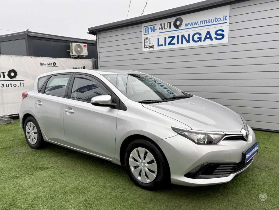 Grey Toyota Auris 2017 in Panevezys, with an engine capacity of 1.36 L and mileage of 187 thousand km for 6200 €, photo 4 on AUTOMOTO.COM.LV